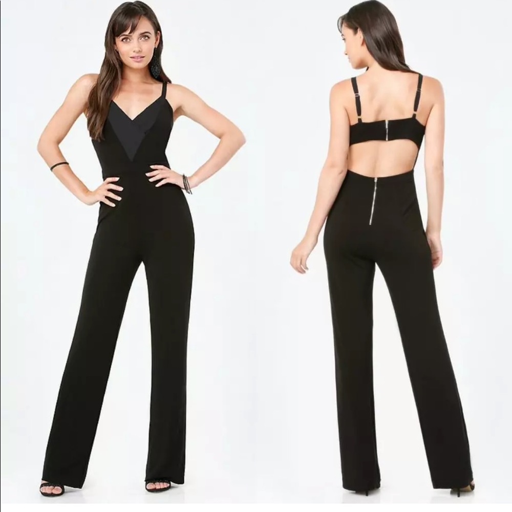 -Bebe Black Deep V Back Cutout Romper Jumpsuit Size. 6 - Gem